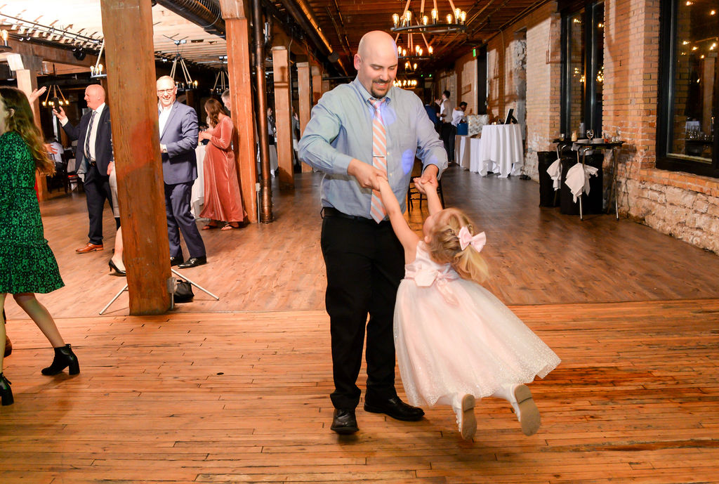 The 20 Best Songs for a Multigenerational Party | Adagiodj